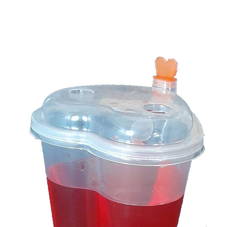 Transparent 350ML Heart Shape Plastic Shipper Glass with Lid